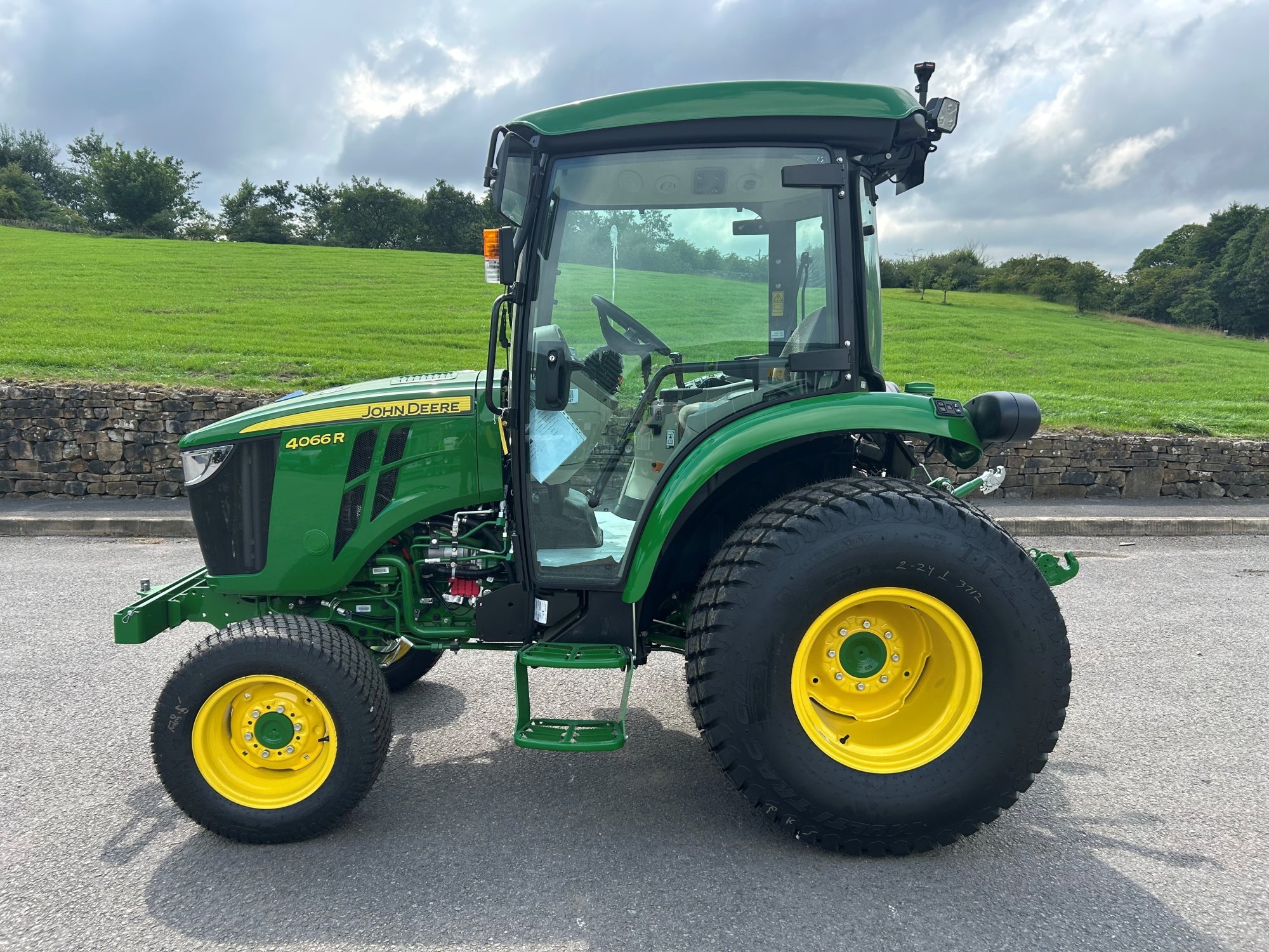 Balmers GM Ltd, John Deere 4066R Compact Tractor
